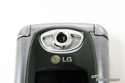 手機設計新美學！LG F3000滿足你駕馭的終極夢想- SOGI 手機王