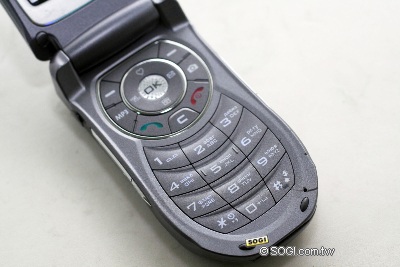 手機設計新美學！LG F3000滿足你駕馭的終極夢想- SOGI 手機王